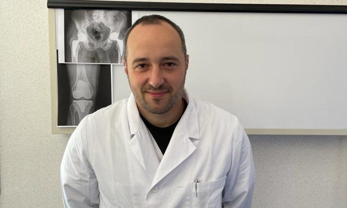 Ospedale di Asiago: raro doppio intervento di protesi su un paziente di ... Ospedale di Asiago: raro doppio intervento di protesi su un paziente di ...