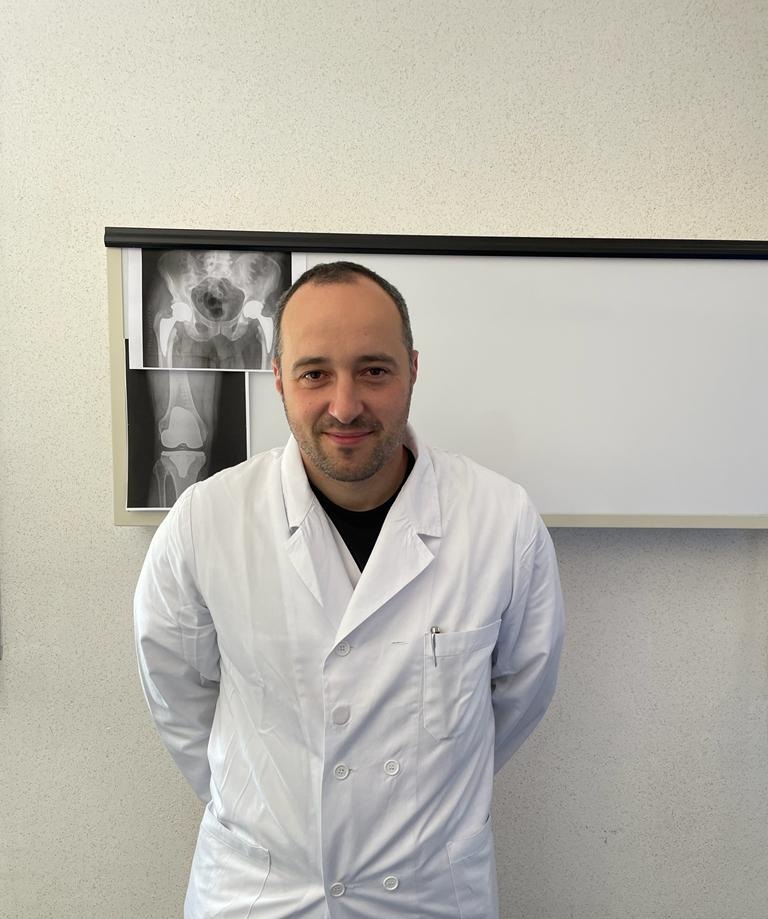 Ospedale di Asiago: raro doppio intervento di protesi su un paziente di ... Ospedale di Asiago: raro doppio intervento di protesi su un paziente di ...